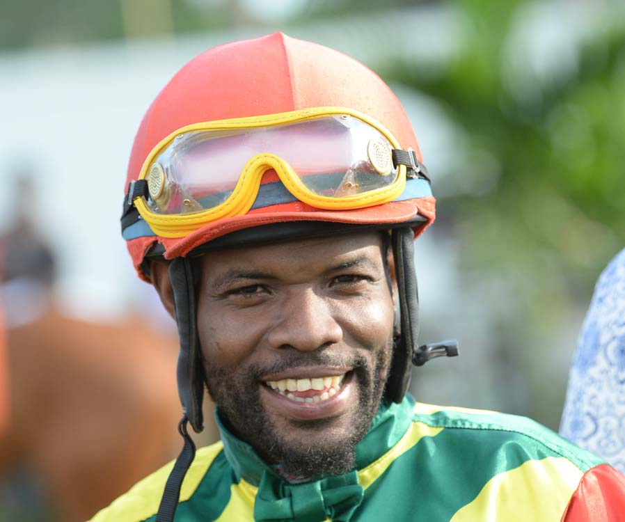 Former Champion Dane Nelson Congratulates Foster, Roman - Quickgallopja.com