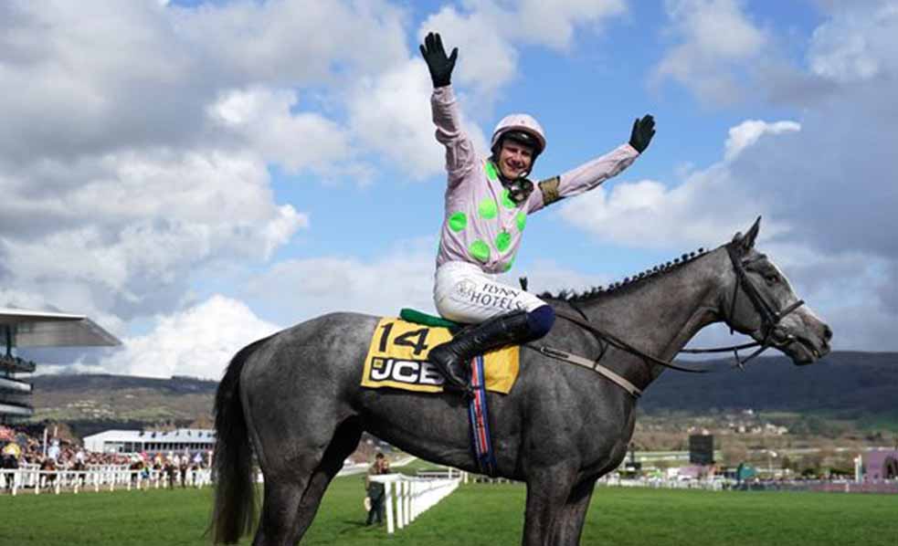 WATCH ALL FINISHES | Day 1 Grand National Festival At Aintree ...
